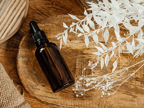 Чем отличается эфирное масло от косметического?